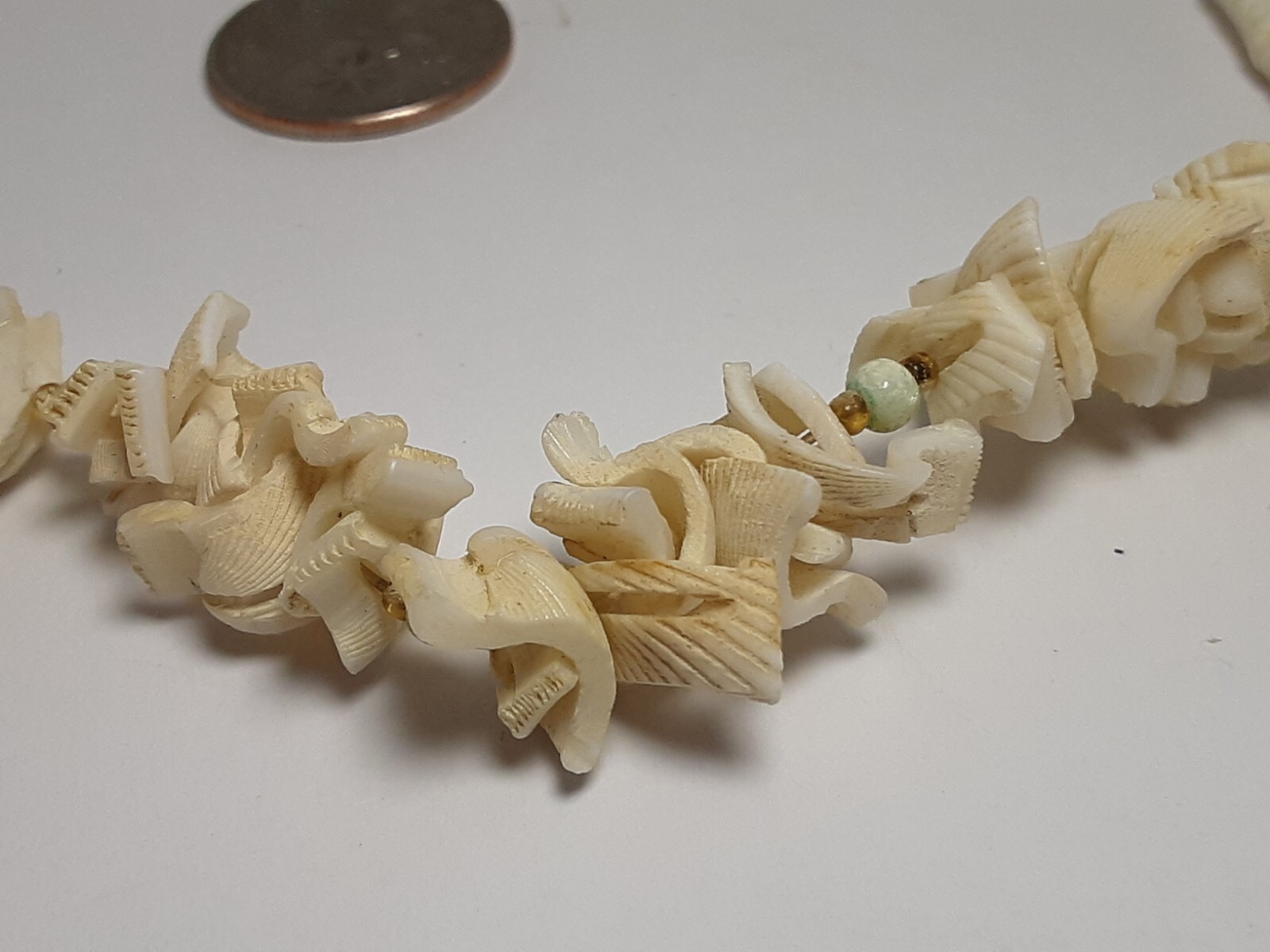 Vintage Hawaiian 70s Puka Shell Cluster Flowers Penda… - Gem