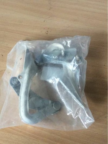 FORD FOCUS LT ZETEC 5D HATCHBACK 4 SP AUTOMATIC 2007 - BONNET HINGE ...