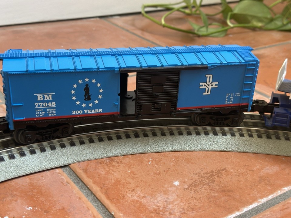 Lionel 6-82427 "The Patriot" LionChief Remote U36B Diesel Freight Set ...