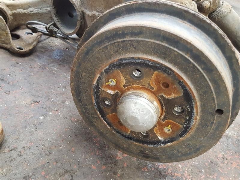 VAUXHALL CORSA D 2011-2015 1.2L RHD REAR AXLE SUBFRAME + DRUMS & SHOCK ...