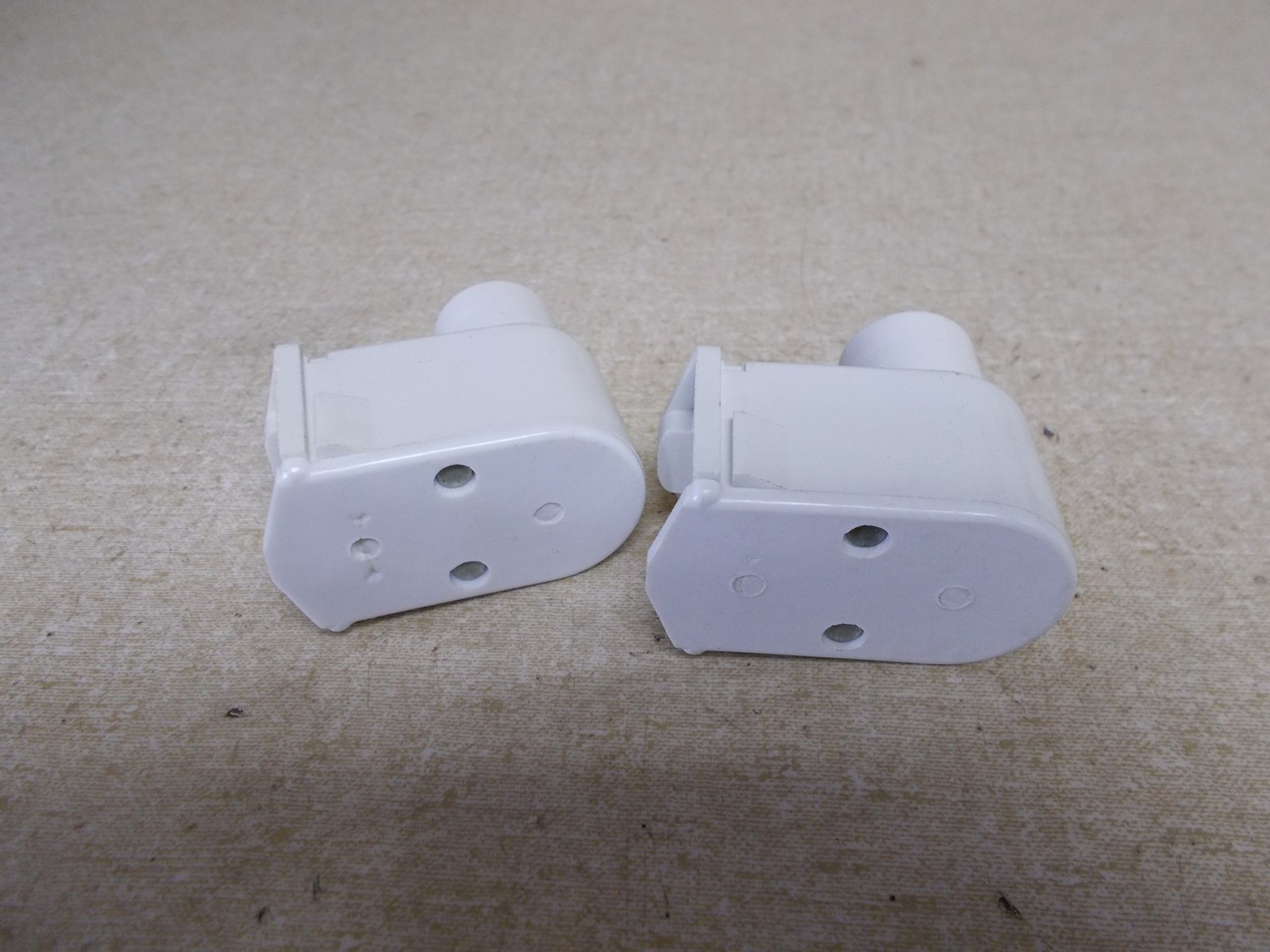 NEW Bryant Light Socket 4384B Set of 2 *FREE SHIPPING* | eBay