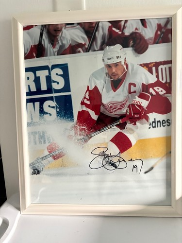 Detroit Red Wings all time captain Steve Yzerman. Autographed | eBay