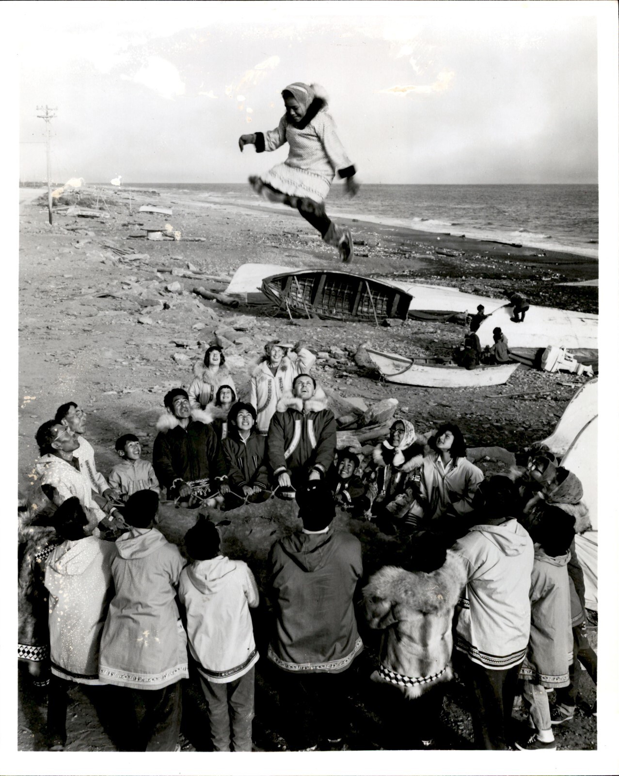 LD352 1980 Orig Bob & Ira Spring Photo ESKIMO BLANKET TOSS GOLDEN BEACH ...