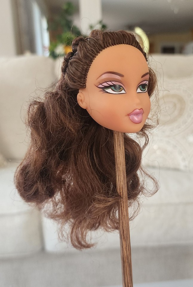 MGA Bratz Style It Yasmin Doll Head First Ed Pink Lip Green Eyes ...