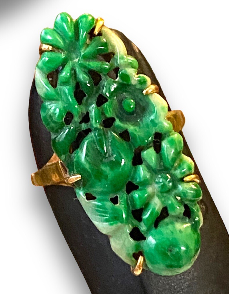 Vintage 18k Yellow Gold Large Oval Carved Jade Flower Ring Size 5.25 ...
