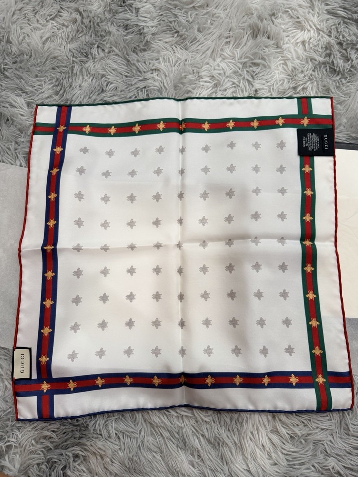 Authentic Gucci Men's Silk-Twill Bee Pattern Pocket Square | eBay
