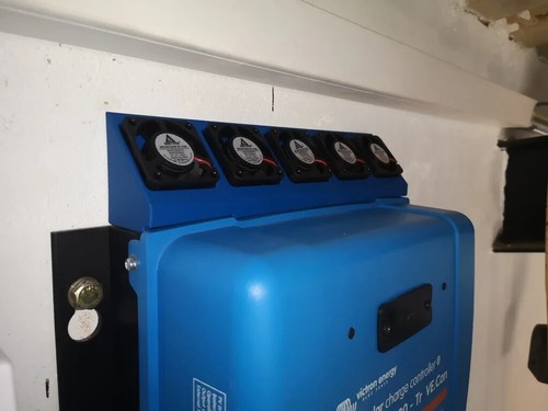 Victron 250/100 SmartSolar MPPT Fan Cooling System - 5 x 40mm Fans - UK ...