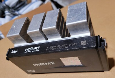 Vintage 300MHz Intel Pentium II SL28R Slot 1 Processor CPU & 286130-002 ...
