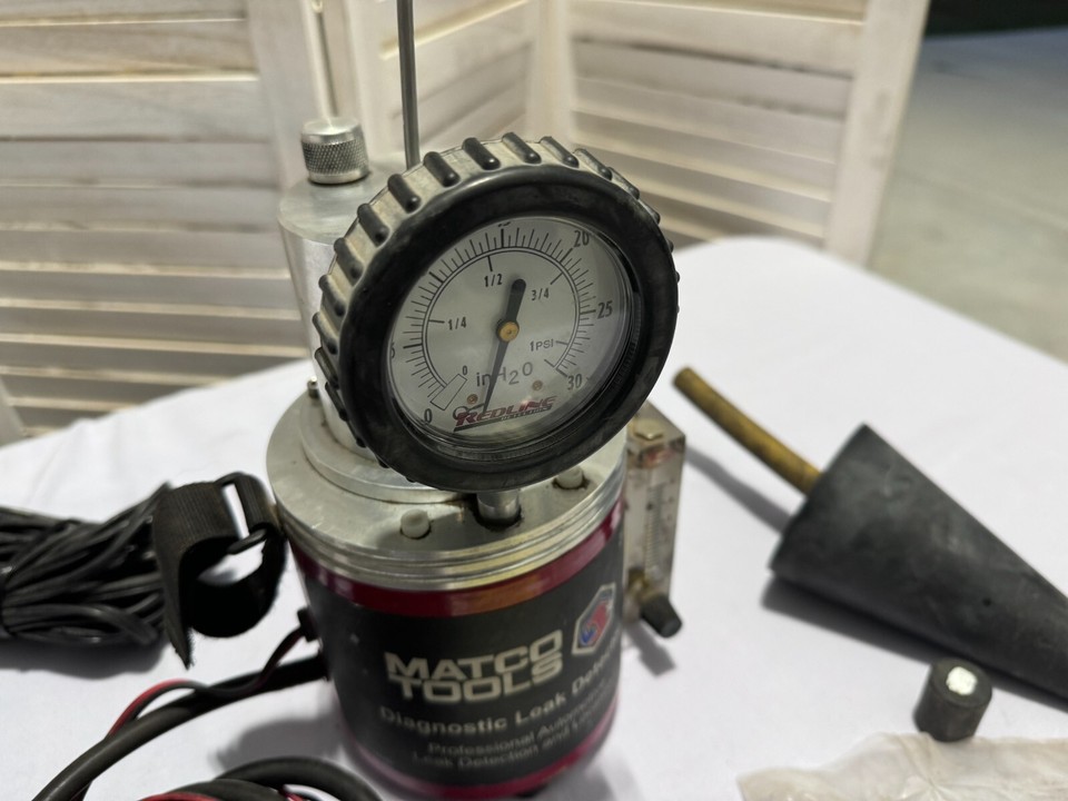 Matco Redline Diagnostic Leak Detector - Smoke Machine with Accessories ...