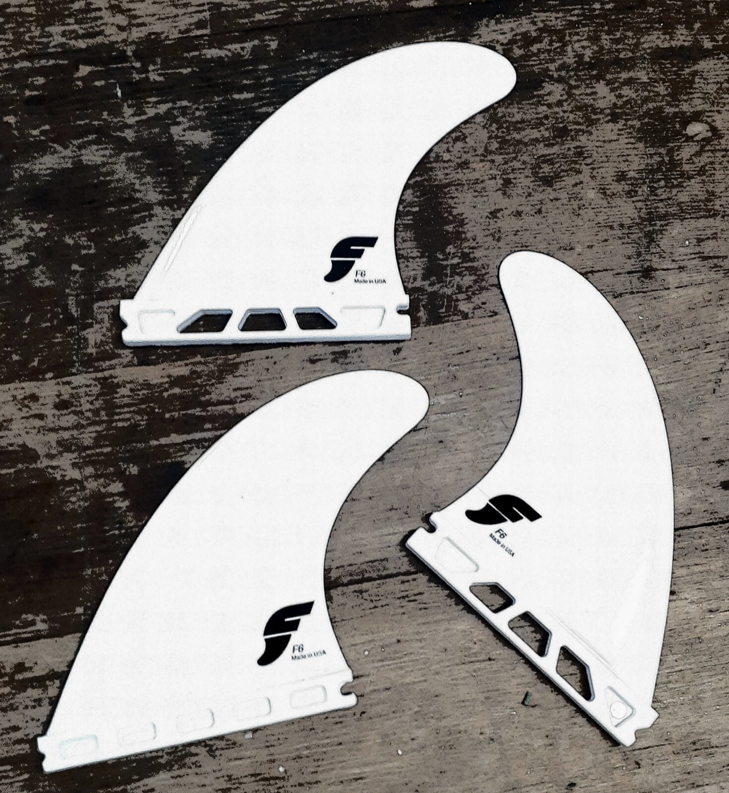 FUTURES THERMOTECH SURFBOARD FINS 5 FIN SET..F6 (3) + 4"(2) REAR FINS ...