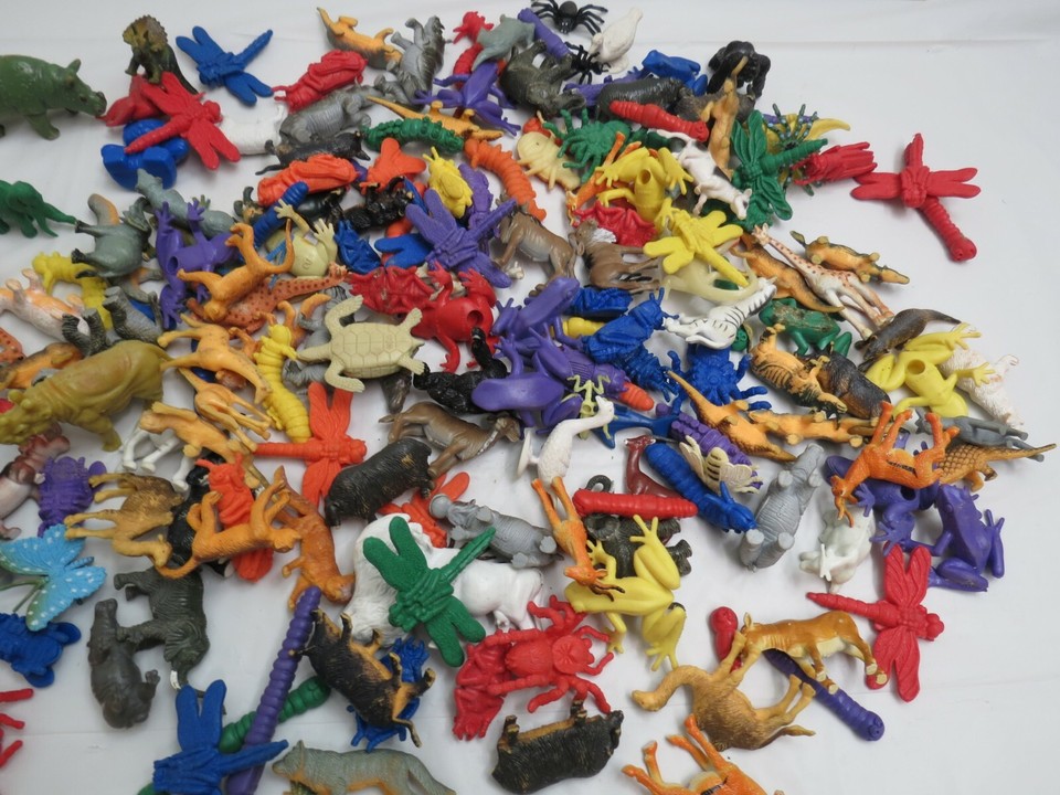 Lot of 181 Pieces of Pvc rubber animals creatures insects bugs reptiles ...