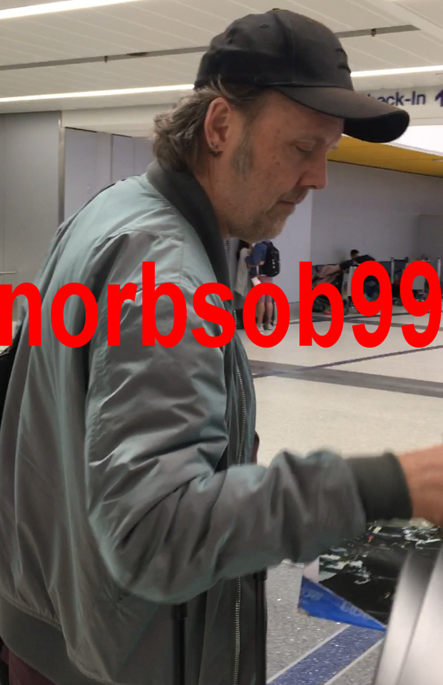 LARS ULRICH SIGNED AUTOGRAPH METALLICA 11x14 PHOTO G w/PROOF & BECKETT ...