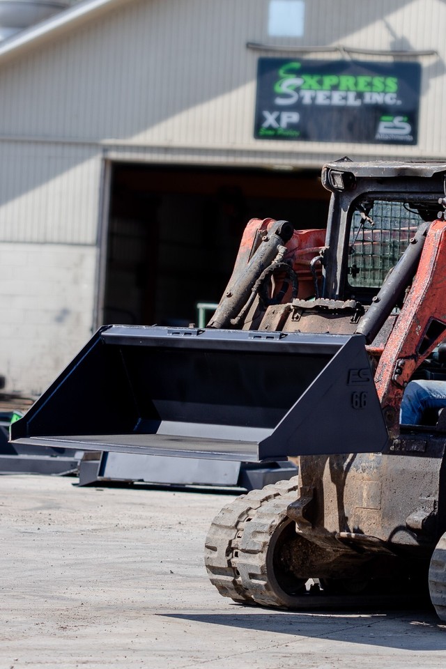 66" SMOOTH BUCKET LOW PROFILE SKID STEER QUICK ATTACH- FREE SHIPPING ...