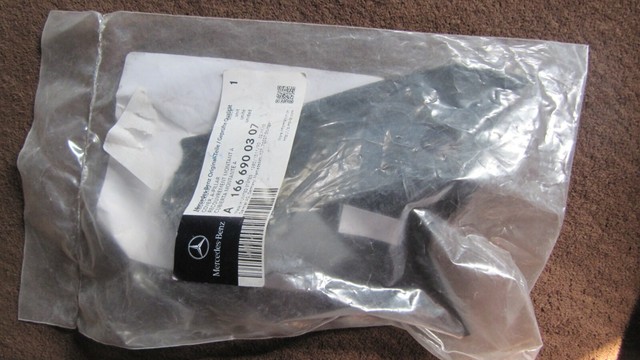 Genuine Mercedes-Benz Pillar Molding Cover 1666900307 OEM for sale ...