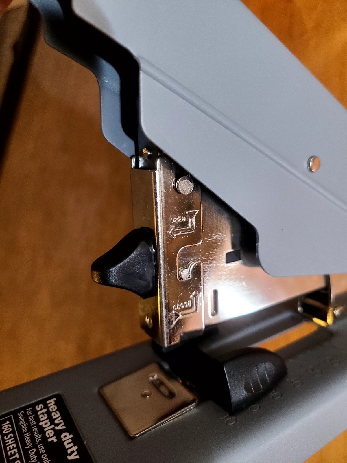 Swingline Heavy Duty Stapler, 160 Sheet High Capacity, Black/Gray ...