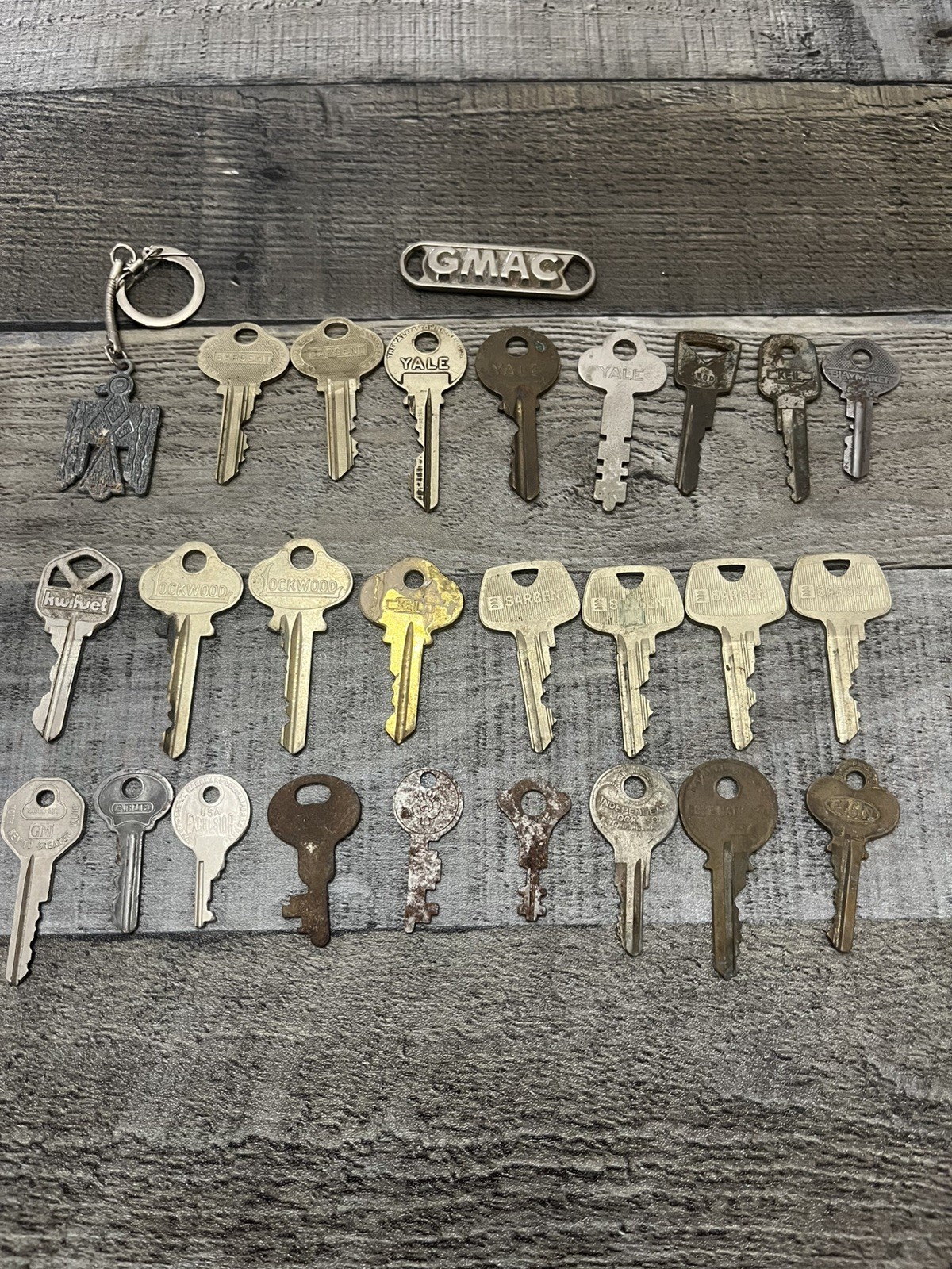 Lot 25 Vintage Keys, Yale, Sargent, Keil, Elgin, GM, Excelsior, Kwikset ...