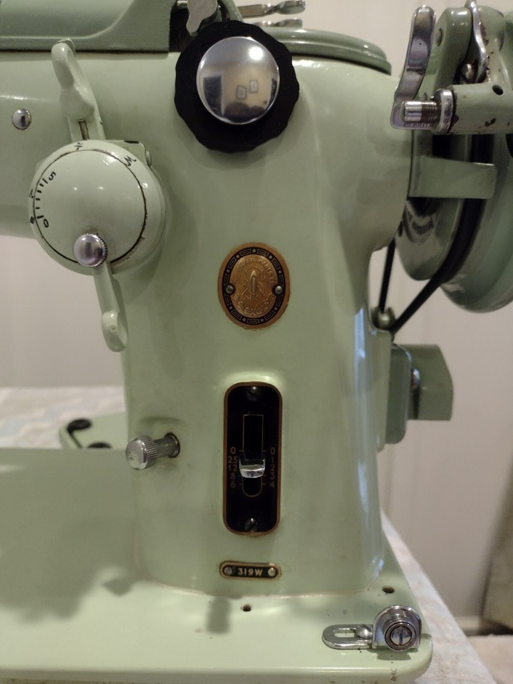 SERVICED Heavy Duty Singer 319 W Sewing Machine & Attachments Two-Tone ...