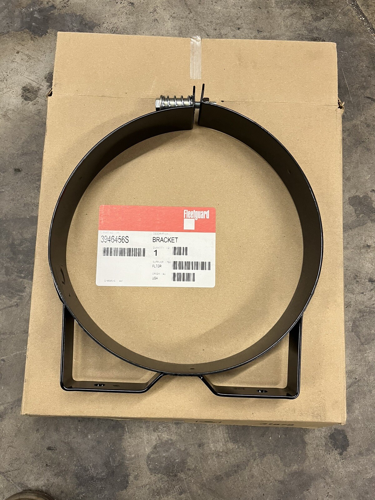 New Cummins Fleetguard 3946456S Air Filter Bracket, 10” OptiAir 1000 ...