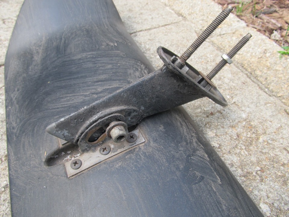 OEM 70 Only 1970 MOPAR GO WING Pedestal Spoiler Nice original Cuda ...