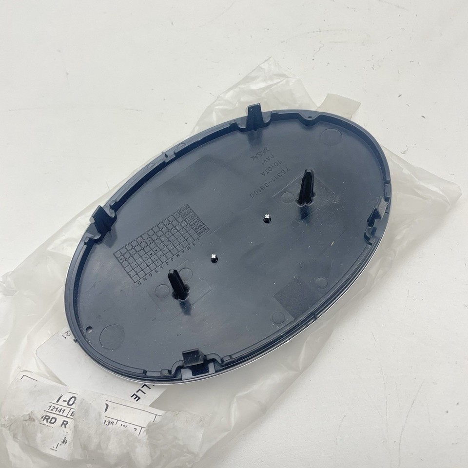 Toyota Camry LE SE XLE 2009-20011 Front Grille Emblem | eBay