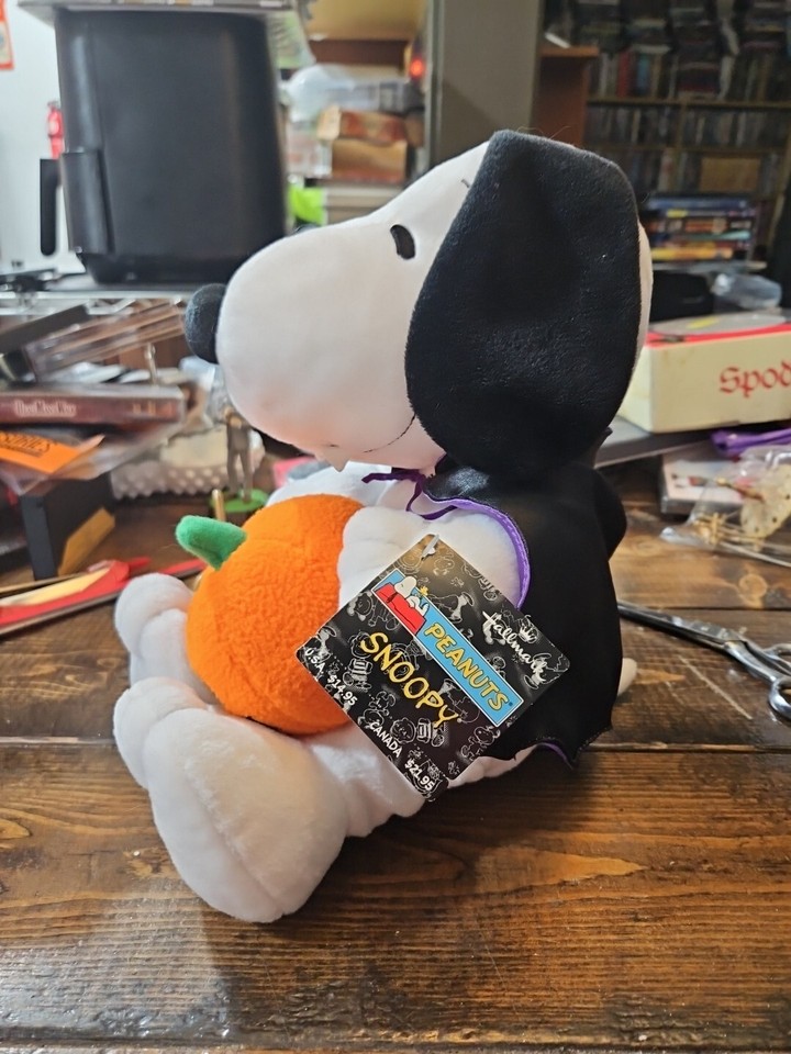 Hallmark Halloween Peanuts Snoopy Vampire Cape Pumpkin Plush Toy | eBay