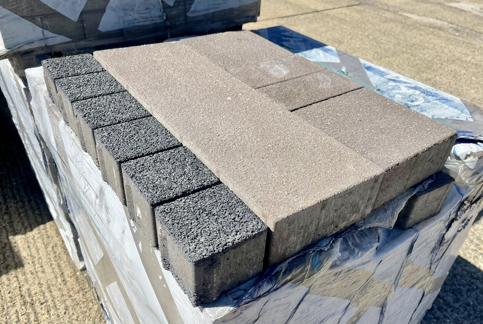 CHARCON ANDOVER GRANITE TOPPED OAK PAVING, EDGING, £28 M2!!! SAVE OVER ...