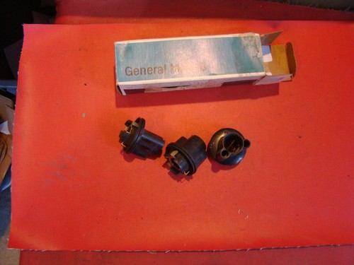 NOS OEM GM Turn signal TAIL LIGHT SOCKET 66 67 Buick OLDS PONTIAC CHEVY ...
