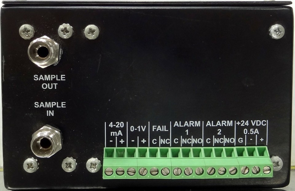 Advanced Micro Intruments Oxygen Analyzer Panel Mount 70-25%-#8-115VAC ...