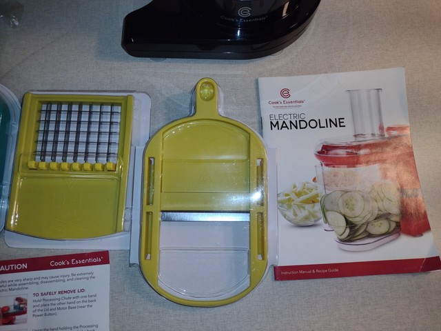 Cook's Essentials K45560 Electric Mandoline Slicer with 7 Blades & Lid ...