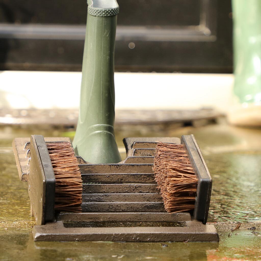 Cast Iron Boot Brush Welly Jack Doorstep Garden Shoe Mud Scraper Door ...