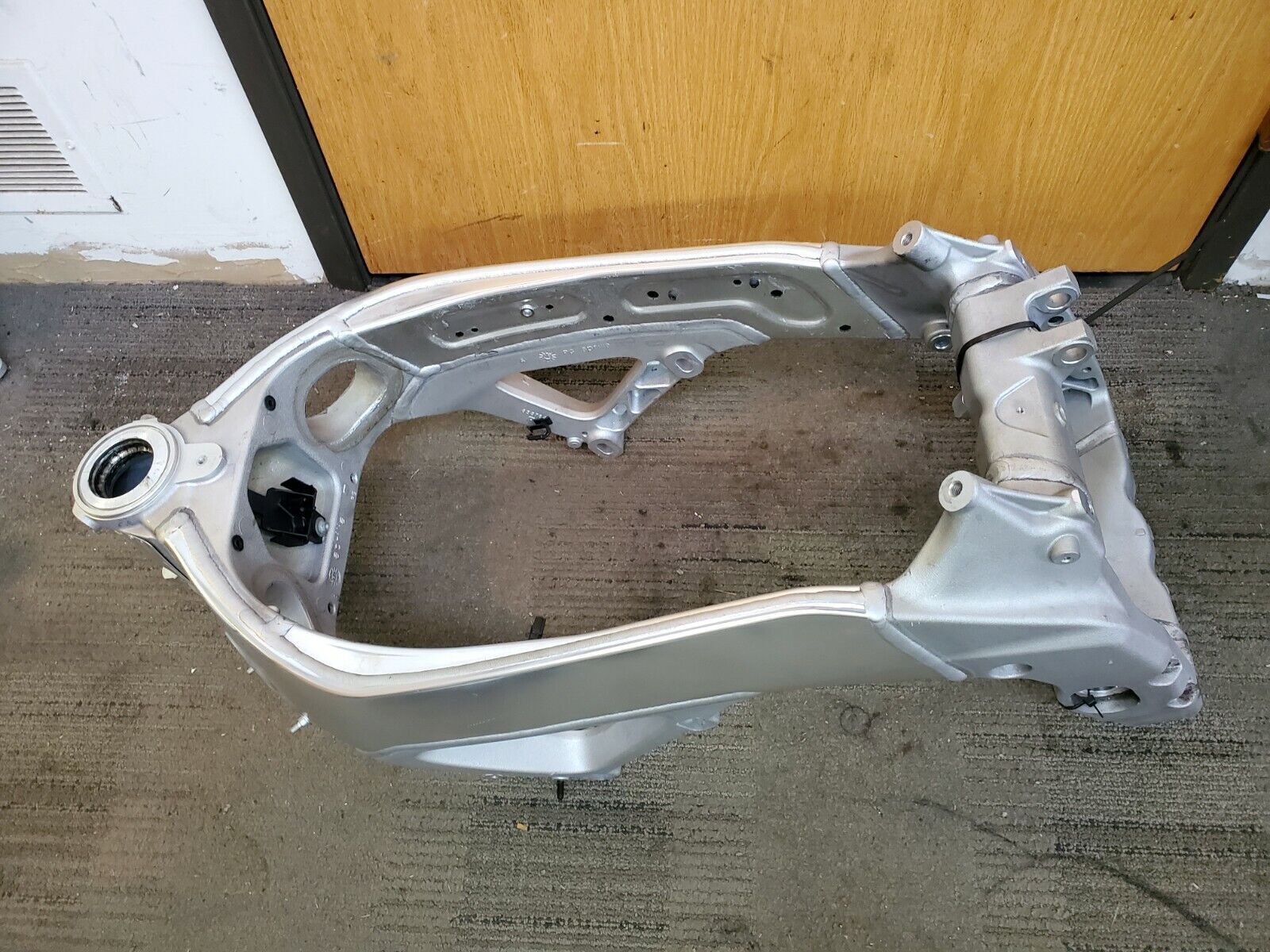 2015-2020 2019 Aprilia RSV4 1100 Factory Main Frame Straight Chassis ...