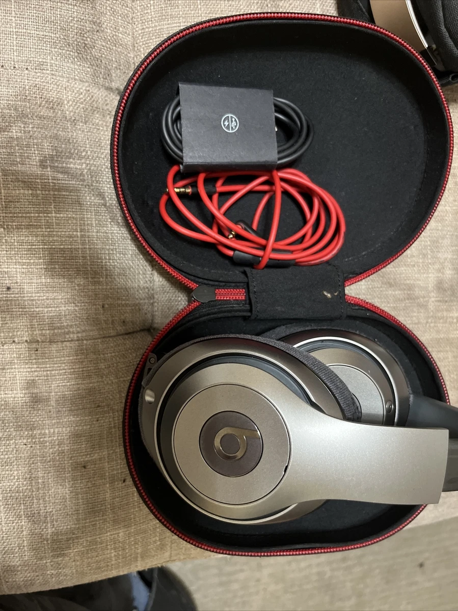 Beats Studio B0501 - Headphones & MP3 Players