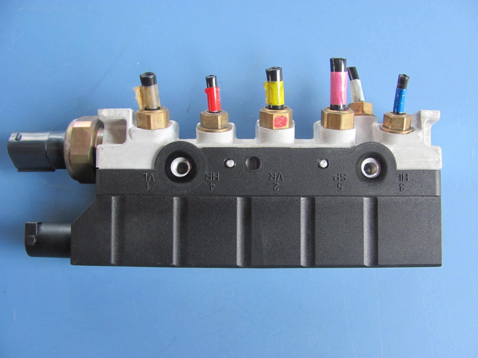 JAGUAR XJ8 VANDEN PLAS SUSPENSION AIR VALVE BLOCK 2W933B486AA 2004 05 ...