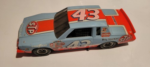 Richard Petty 1983 Pontiac Plastic Model Kit 1 25 NASCAR AMT Original ...