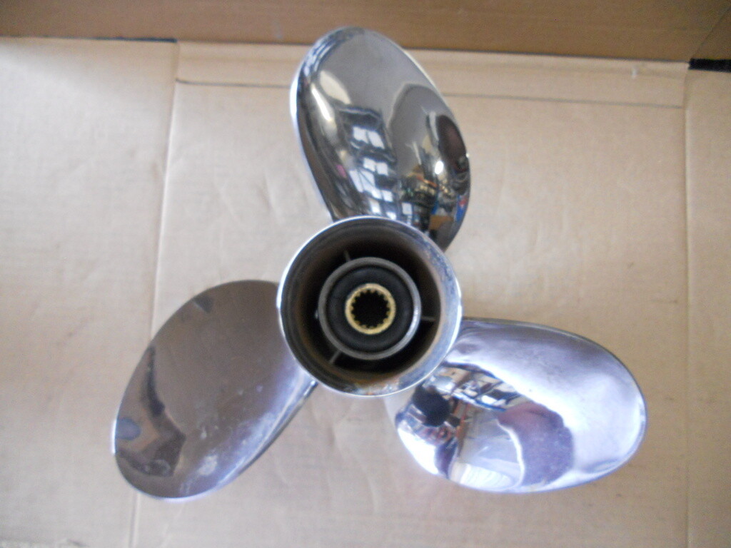 Suzuki DF 150-300 HP Outboard Propeller 99105-00700-18P SS STD Rotating ...