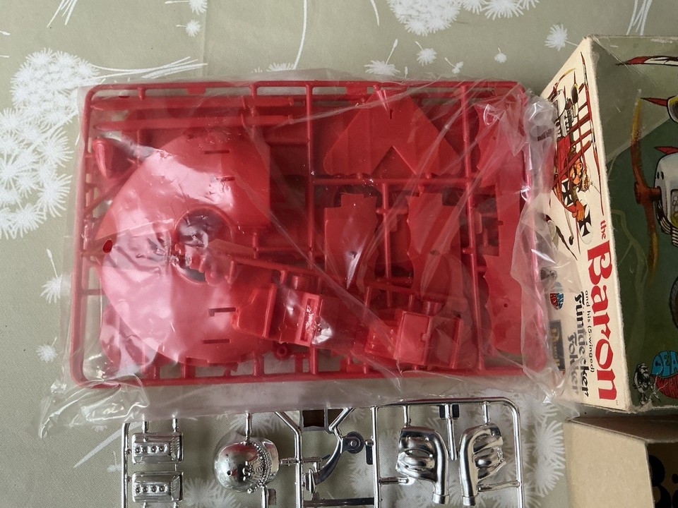 Revell Red Baron and His Funfdecker Fokker Model Kit Complete Set | eBay UK