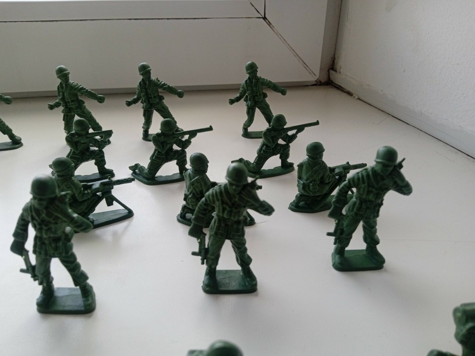 28 pcs USSR Toy Soldiers plastic Soviet Red Army Toy Soldiers vintage ...