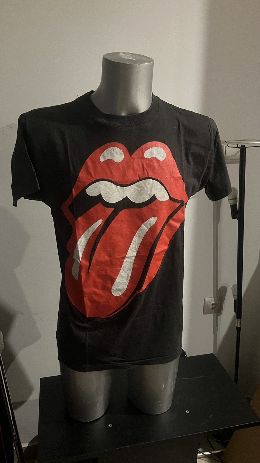 Rolling Stones Red Tongue Black T-Shirt Urban Jungle … - Gem
