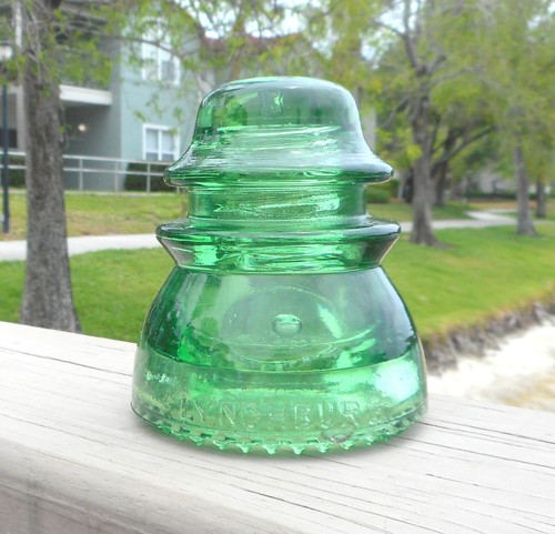 NICE LIGHT YELLOW GREEN CD 154 LYNCHBURG GLASS INSULATOR (G) | eBay