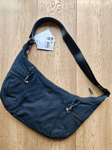 Lululemon Slouchy Sling Bag 6L Unisex Crossbody Bag Colour is Black | eBay