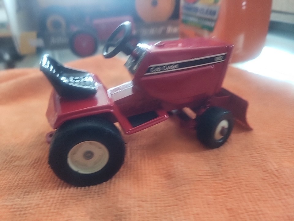 1/16 Scale Cub Cadet 382 W/ Blade Displayed No Box | eBay