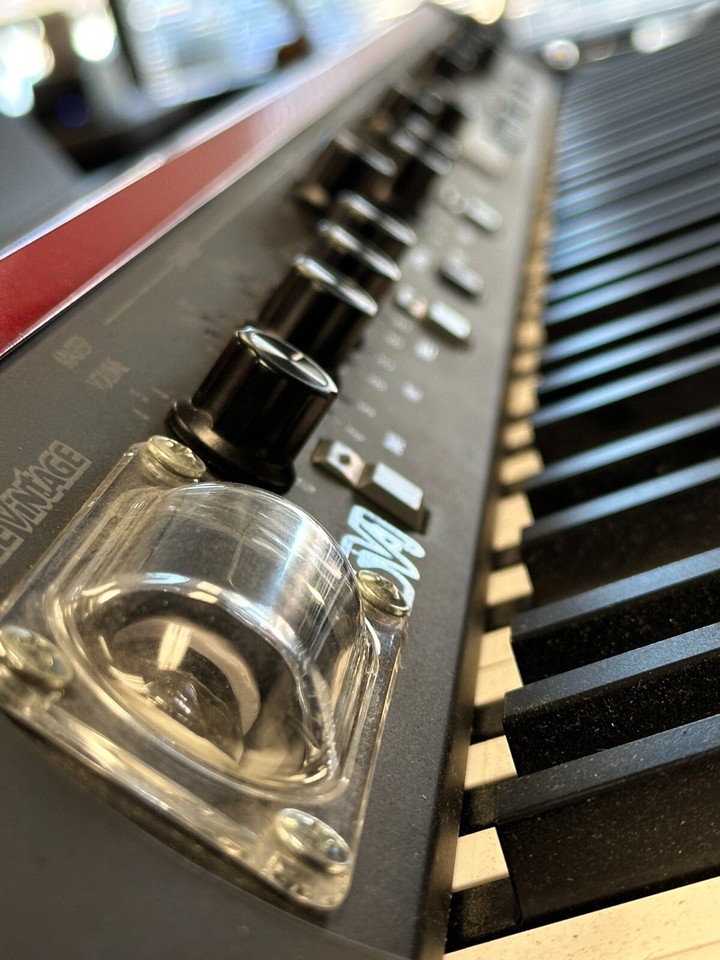 Korg SV1-73 Stage Vintage Keyboard (AMP Model Function not working ...