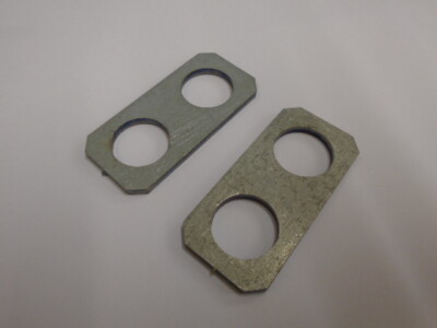 Triumph STAG ** EXHAUST LINK PLATE - pair - at rear sub-frame ** New ...