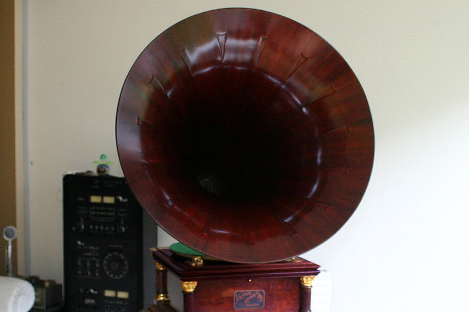 REPRODUCTION PHONOGRAPH MAHOGANY WOOD HORN VICTOR TALKING MACHINE HMV ...