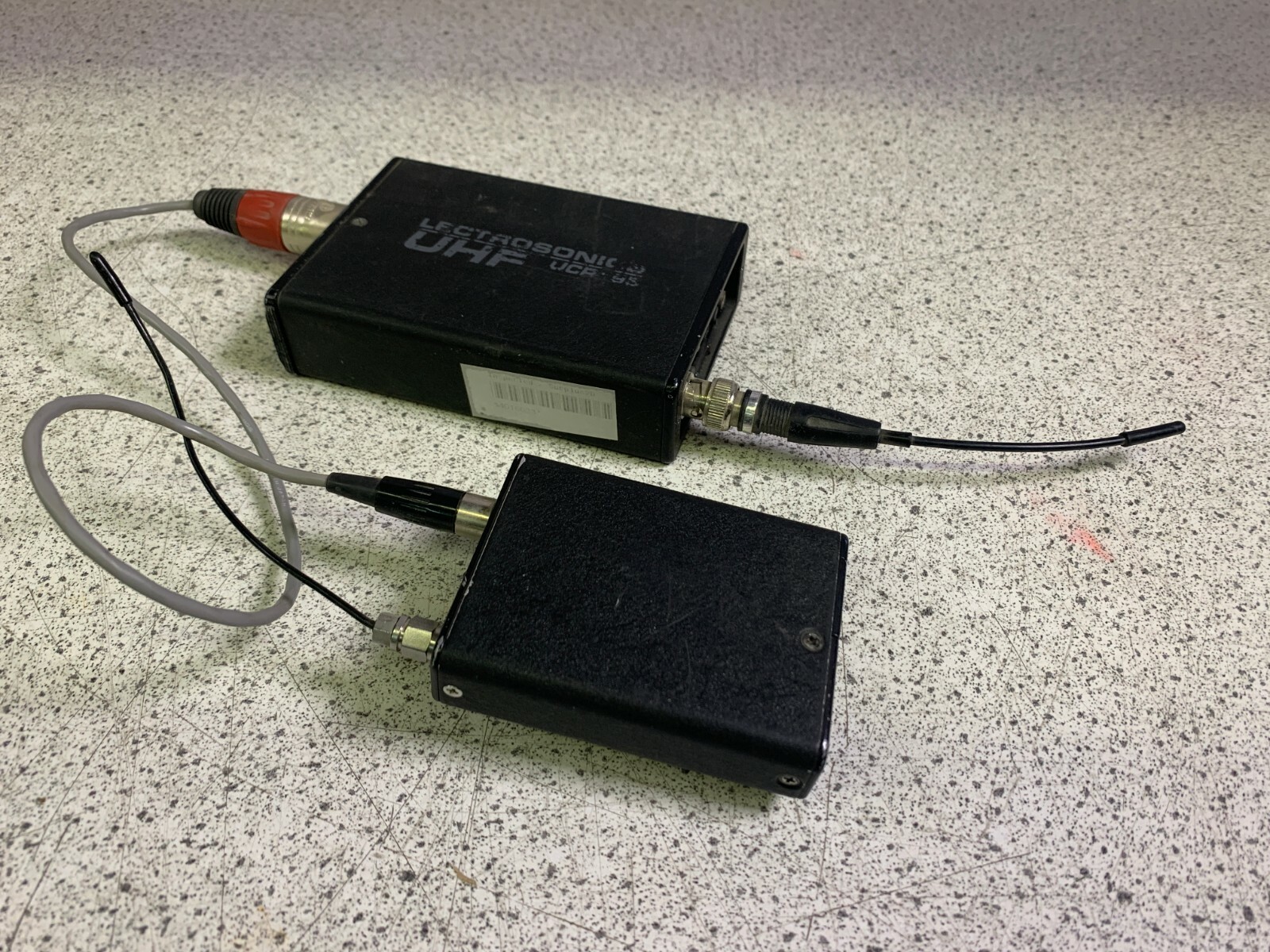 Lectrosonic UCR195 Receiver/UM195B Transmitter 604.475Mhz | eBay Australia