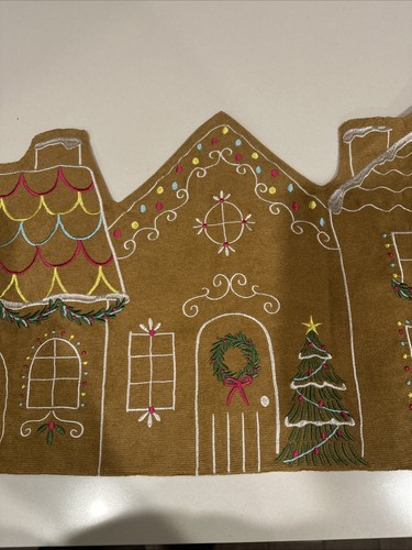 Cupcakes & Cashmere GINGERBREAD HOUSE TABLE RUNNER Holiday Christmas 14 ...