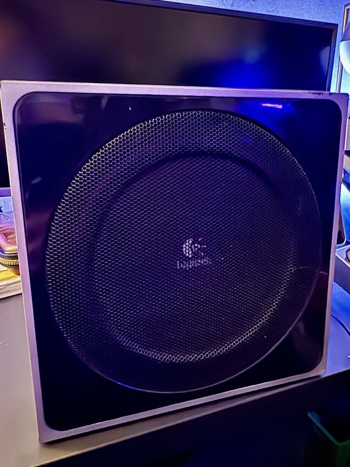 Logitech Z4 2.1 PC Speakers With Subwoofer & Wired Remote Volume ...