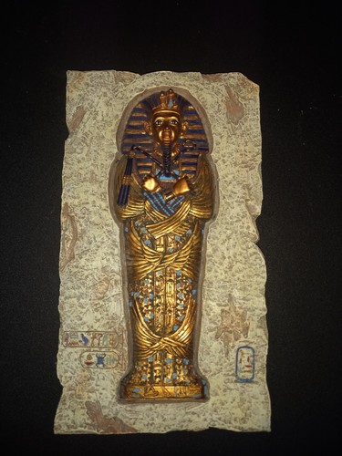 EGYPTIAN KING TUT MUMMY PLAQUE Golden Sarcophagus Summit Collection ...