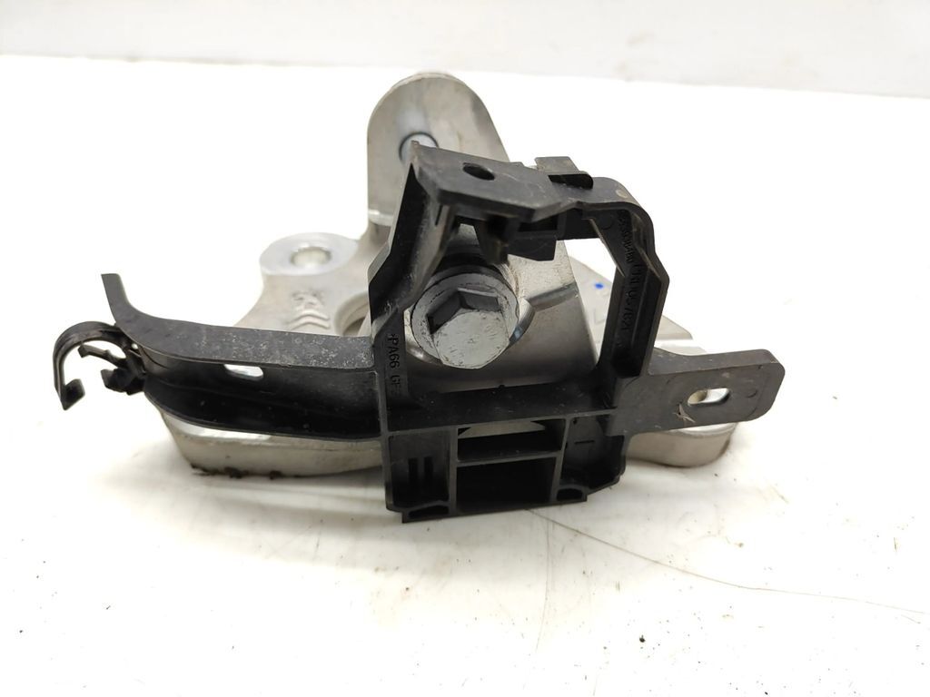 Opel Corsa-E (F) 50kWh 2022 Rear left axle beam bracket mount ...