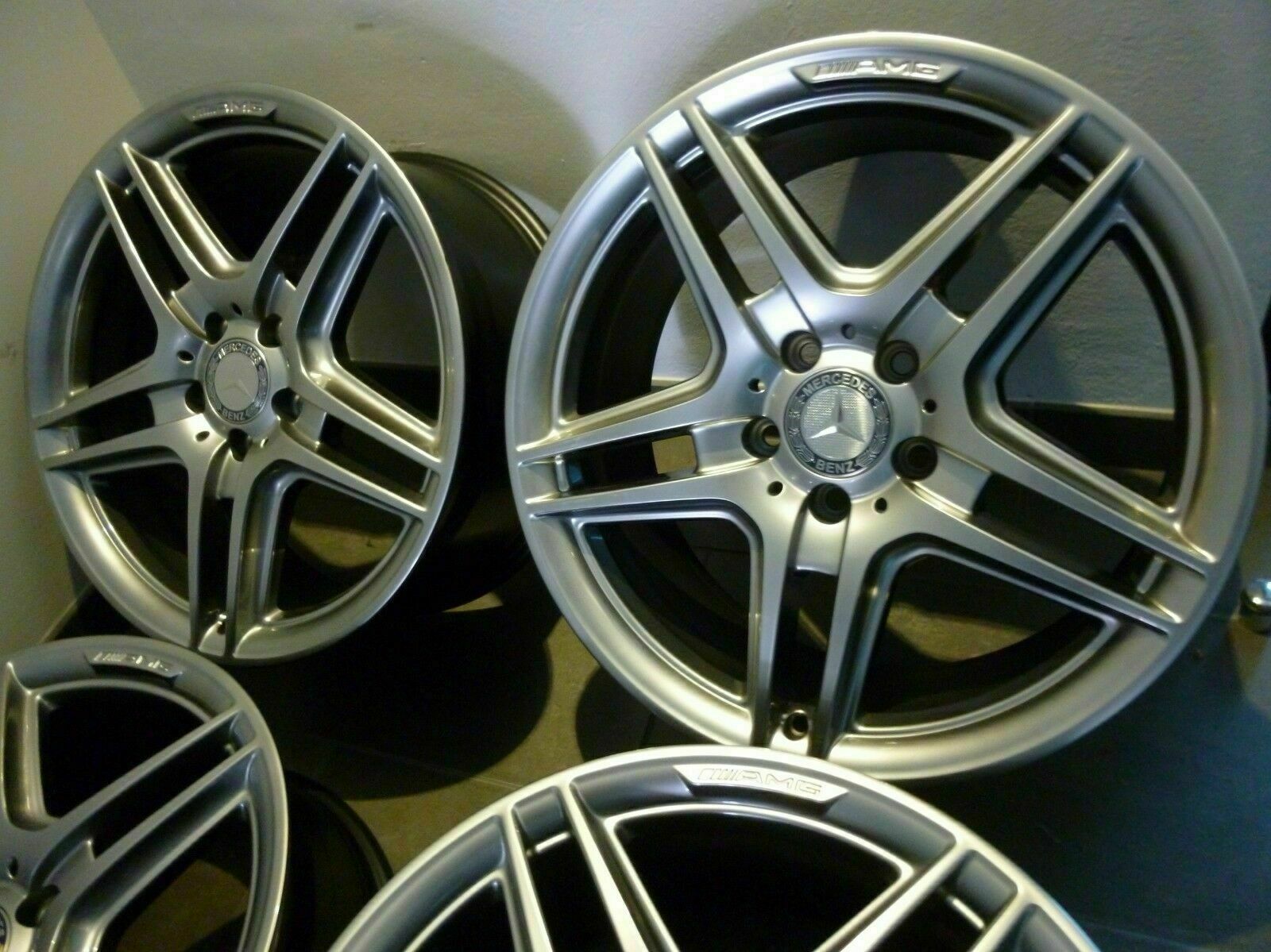 originale AMG Felgen 8,0 + 8,5 x 18 Mercedes W204 S204 W207 W209 R171 ...
